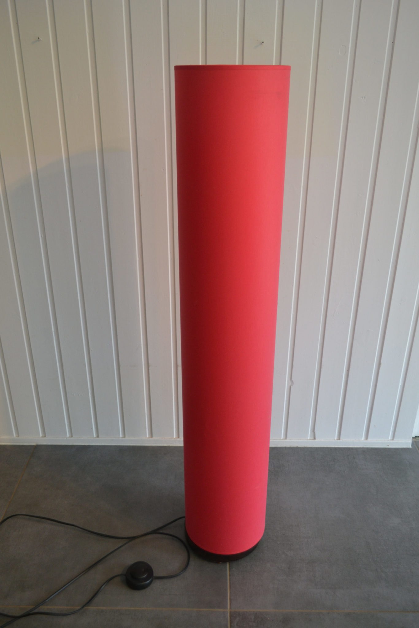 Cylindre rouge - Robette Meubles